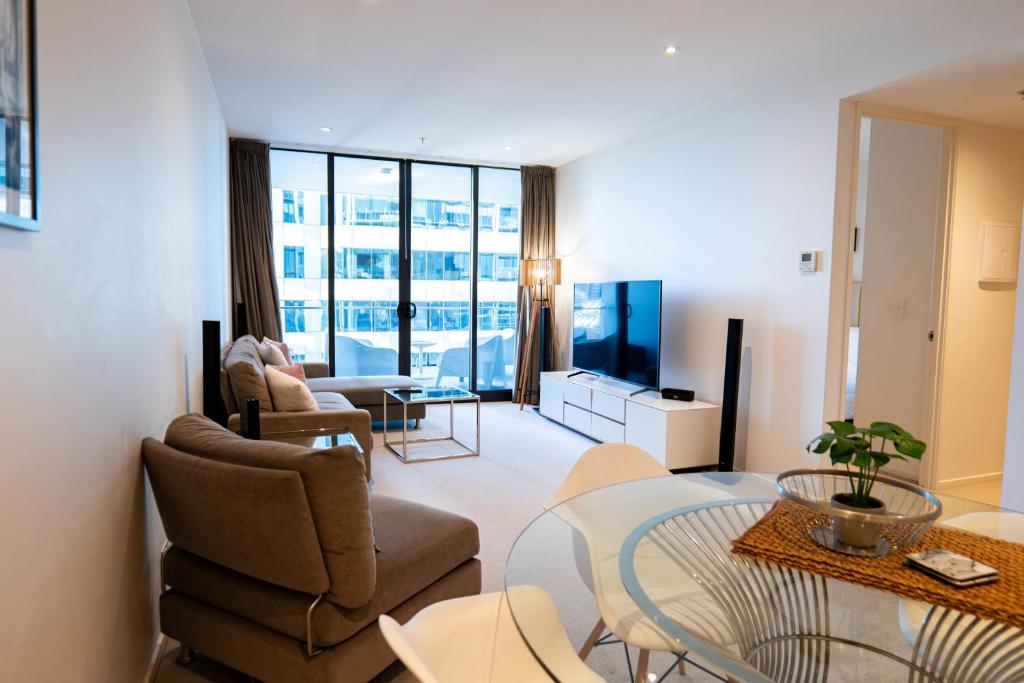 Manhattan - CBD - Canberra, Canberra (updated prices 2026)