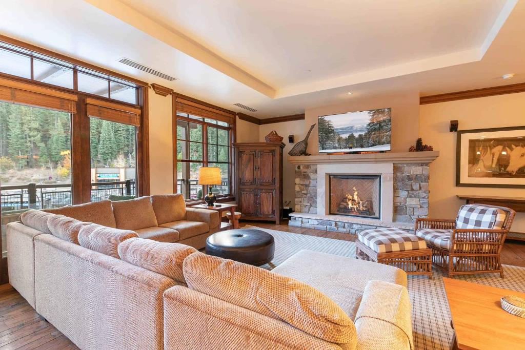Great Bear Lodge 302 by East West Hospitality, Truckee (tarifs ...