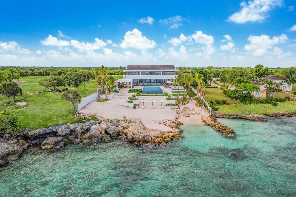 Luxurious 12-Bedroom Oceanfront Villa with Private Cook, Butler ...