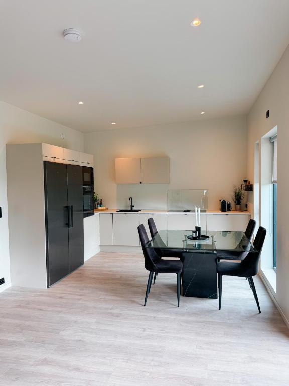 Modern Haug Retreat, Brand New Apartment from 2024, Storeidet (updated ...