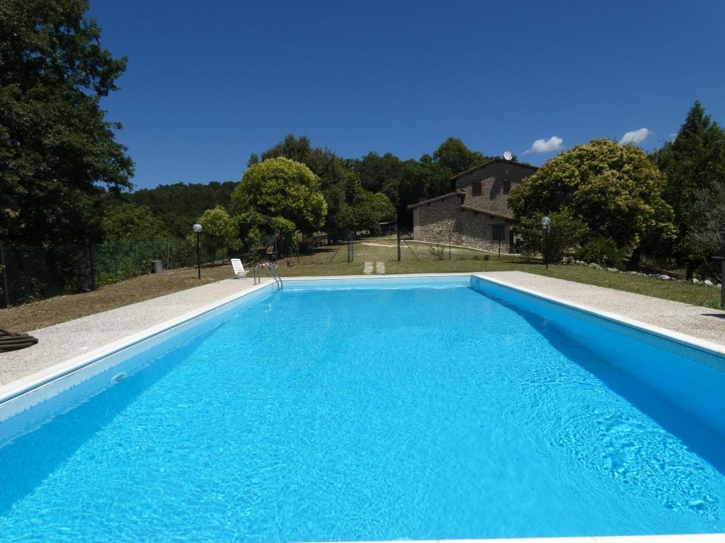 Scappo in Umbria, Collefiorito, Rocchette (updated prices 2025)
