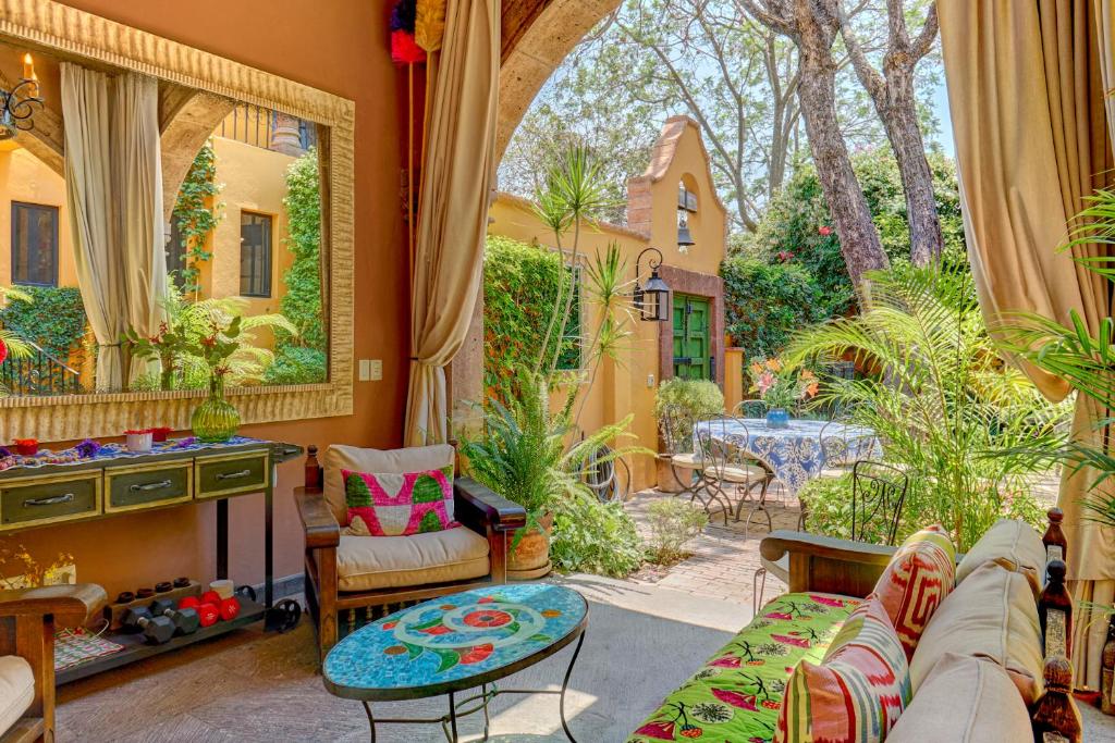 Casa Zaca, 3BR Centro Home with Rooftop & Garden, San Miguel de Allende ...