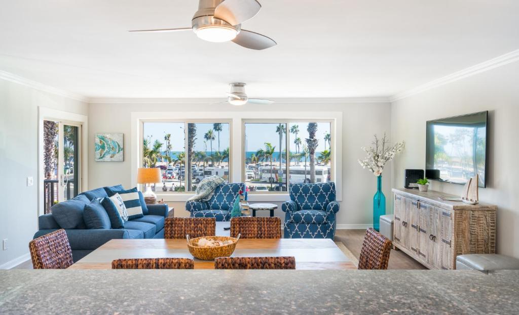 600 E Oceanfront 2B, Newport Beach (updated prices 2026)