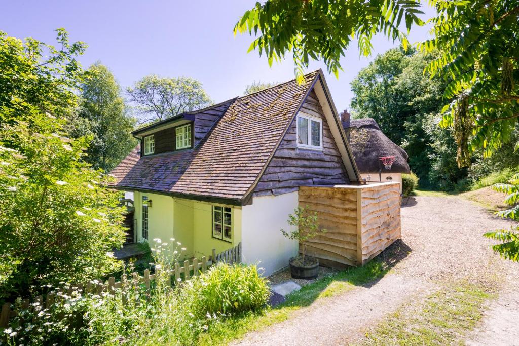 NEW Little Till - Riverside Cottage nr Stonehenge, Winterbourne Stoke ...