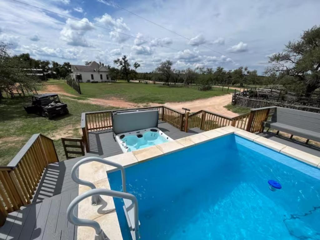 Willow Sky Ranch - The Boar's Lodge, Willow City (precios actualizados ...