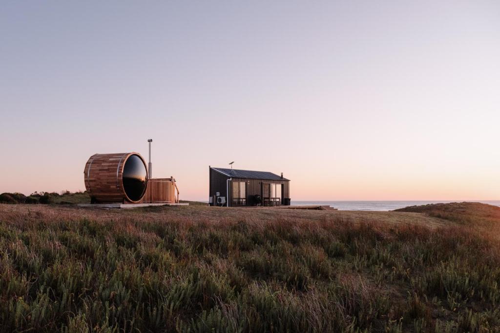 Red Rock Hut, King Island, Yambacoona (updated prices 2026)