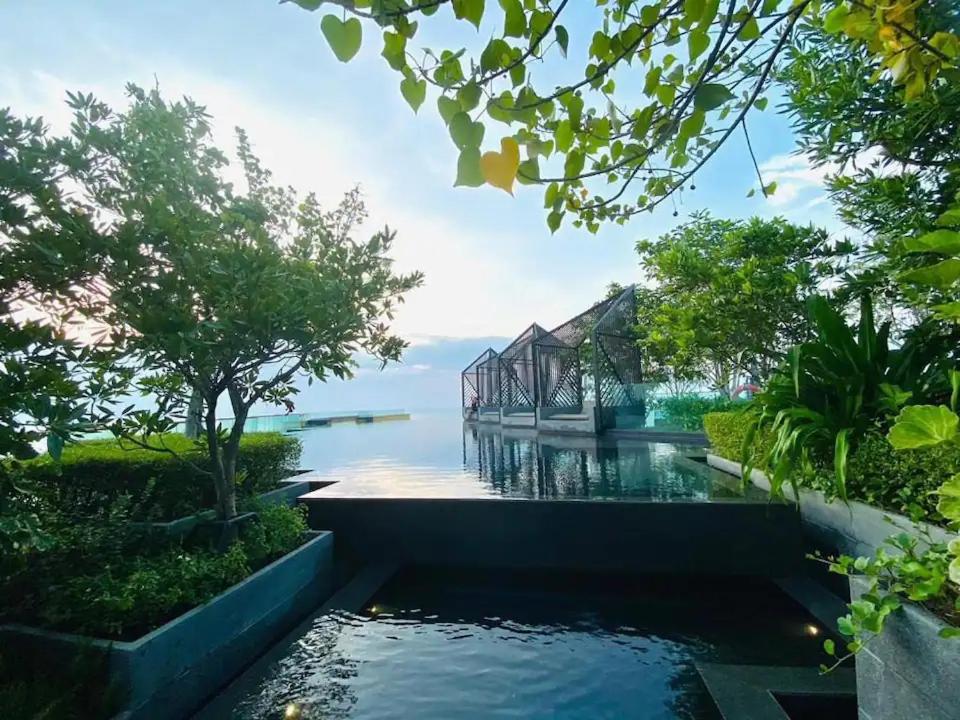 Downtown Chic Condo High Floor& Seaview #ES54727, Pattaya Central ...