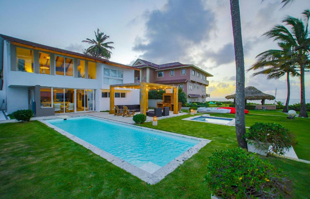 Modern and comfortable beachfront villa in Cabarete, Cabarete (precios ...