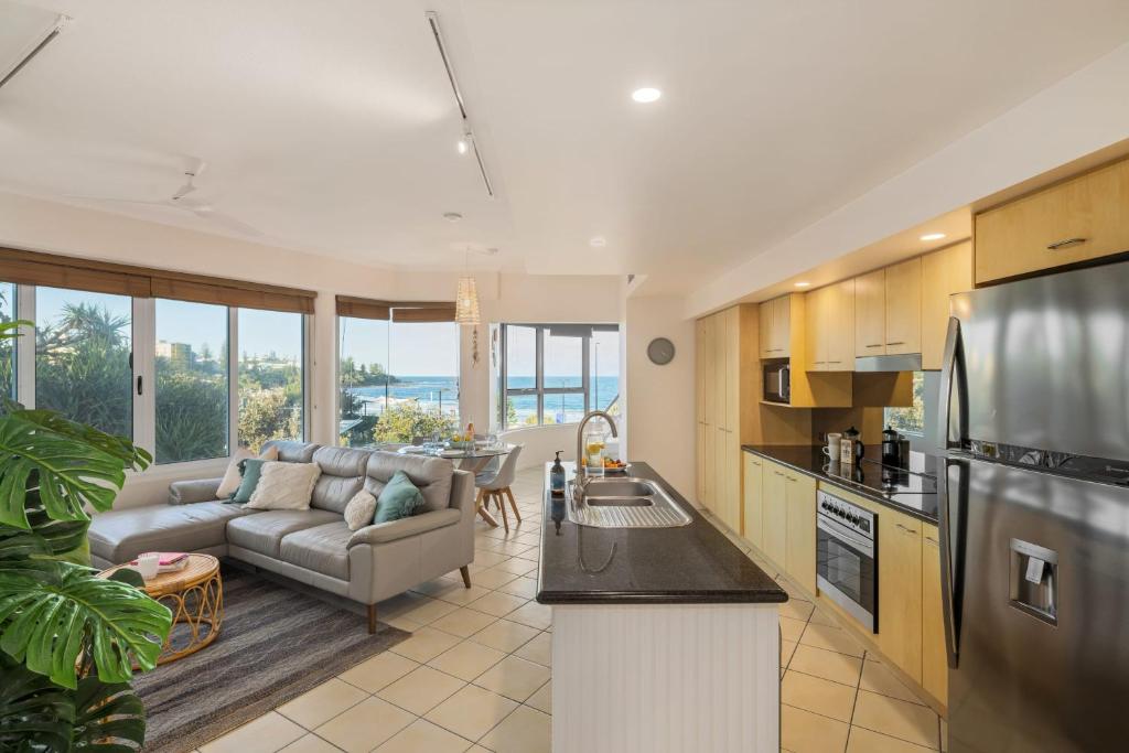 Oceanfront Views at Rolling Surf Resort, Caloundra – Updated 2024 Prices