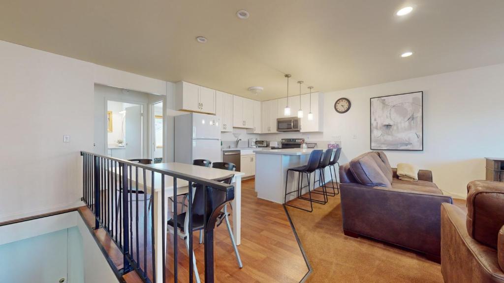 Lakeview Villas #24 condo, Mammoth Lakes (updated prices 2025)