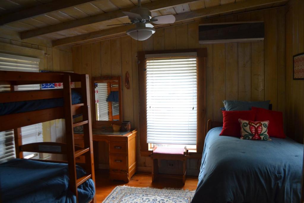 Poco Loco Ranch on the Guadalupe River، Kreutzberg (أسعار محدثة لعام 2025)