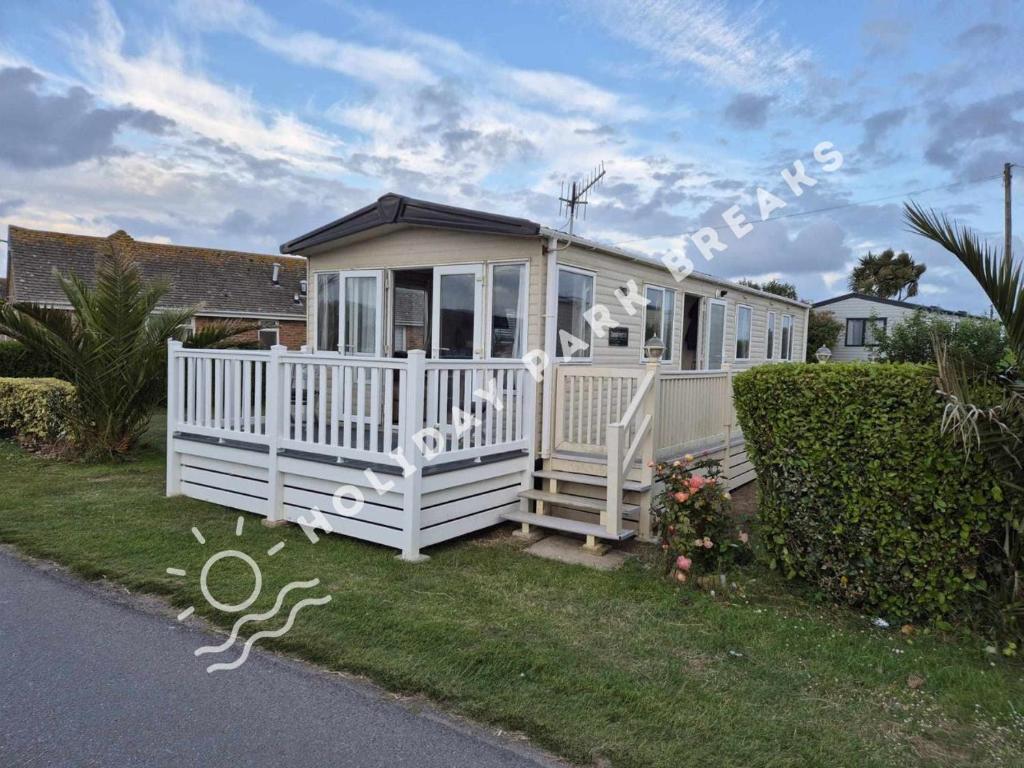 The Palms - Spacious 3 Bed at Seal Bay Resort in Selsey, Selsey ...