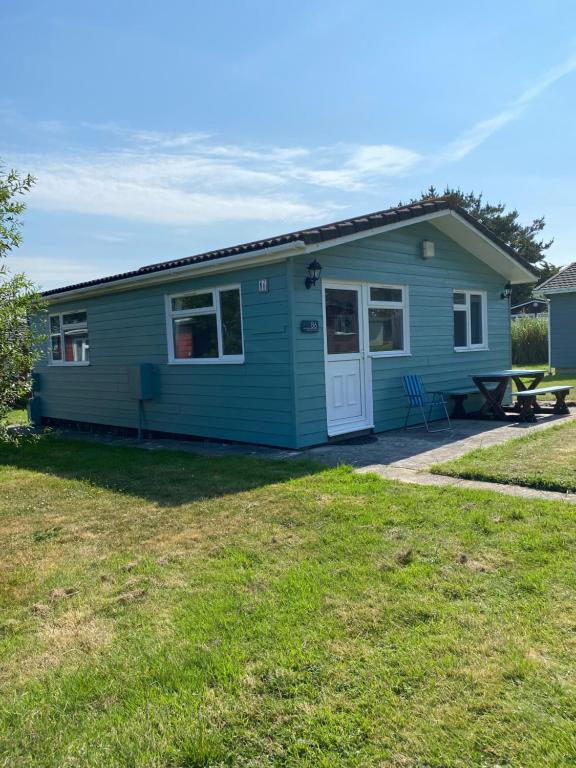 Chalet 86, Atlantic Bays Holiday Park, St Merryn (updated prices 2026)