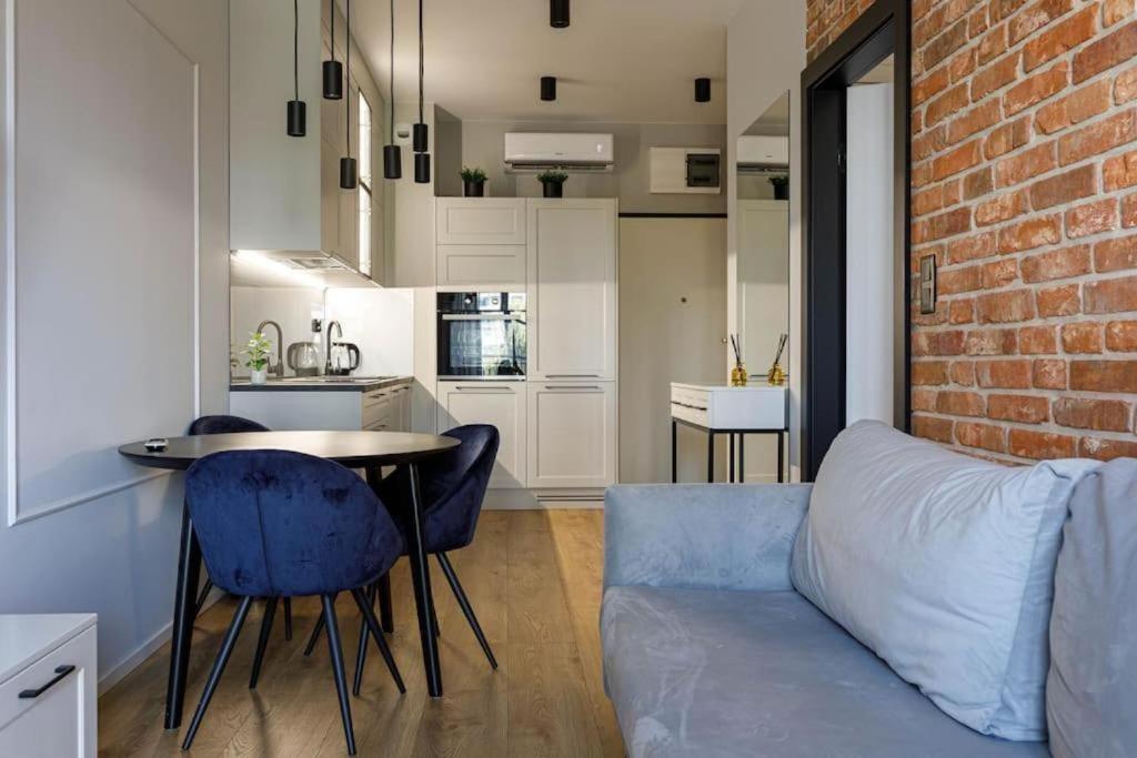 Golden Apartments Wroclaw - Great Location - Cozy and Bright ...