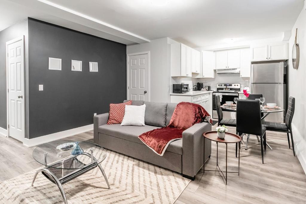 Basement Condo on James Street North, Hamilton (precios actualizados 2025)