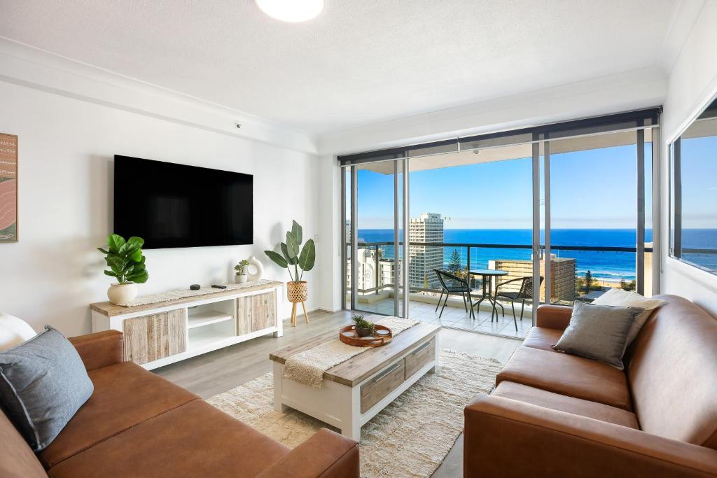 Stunning Chevron Apartment 3 Pools - Optimise BNB, Gold Coast (precios ...