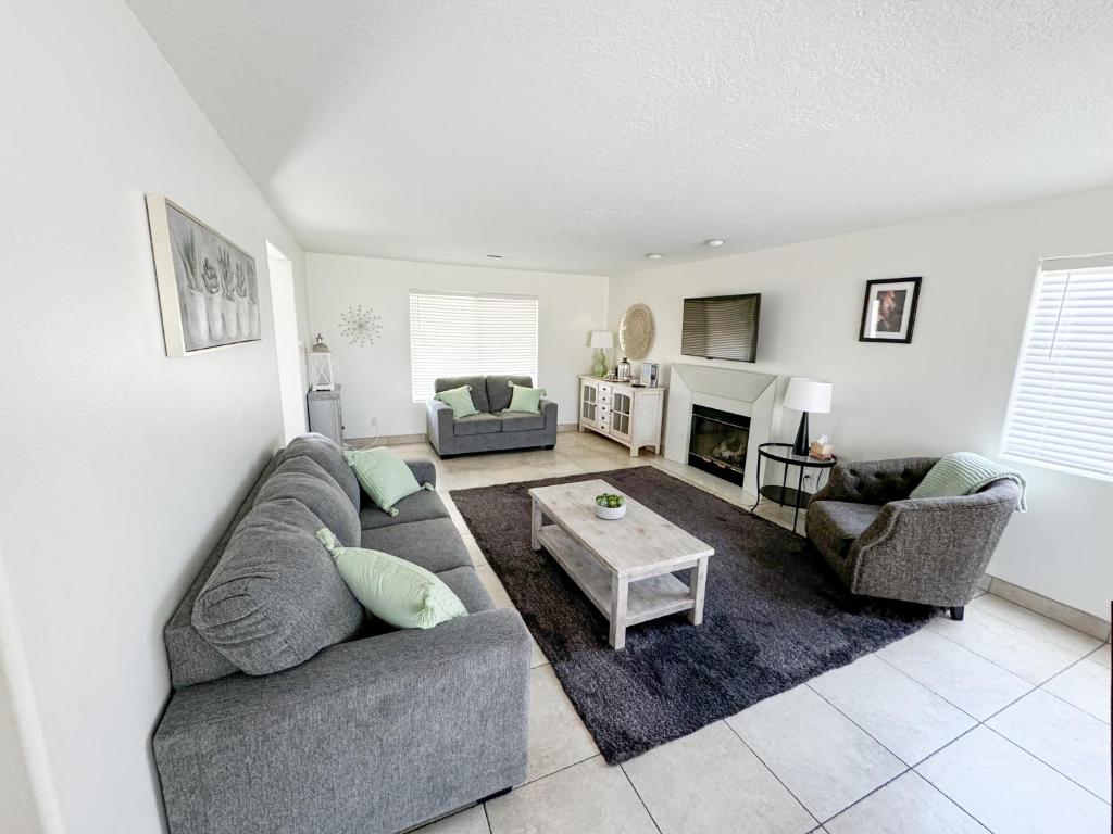 Modern Resort Condo - Pools, Courts & Scenic Views, St. George (updated ...