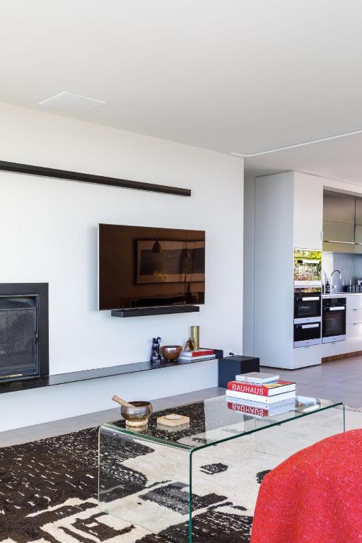 Architectural glass house with ocean views, Taroona (updated prices 2025)