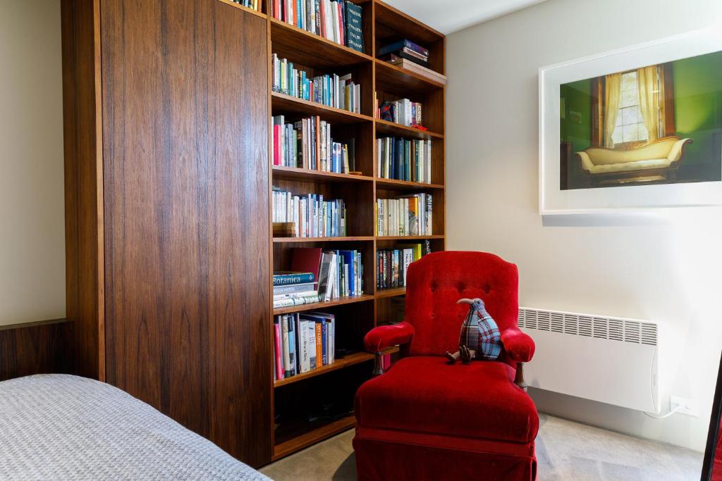 Architectural glass house with ocean views, Taroona (updated prices 2025)