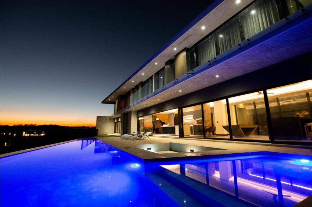 Ocean Zenith Zululami, Sheffield Beach (updated prices 2025)