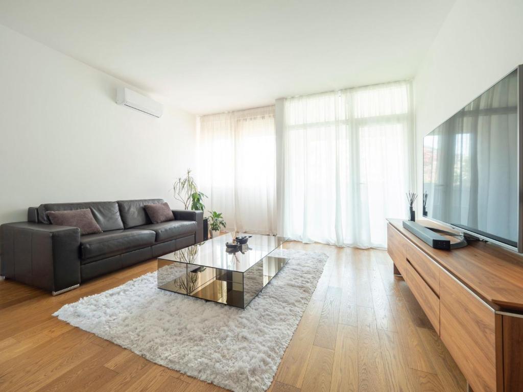 Classy Two-Bedroom Apartment, Budva (updated prices 2026)