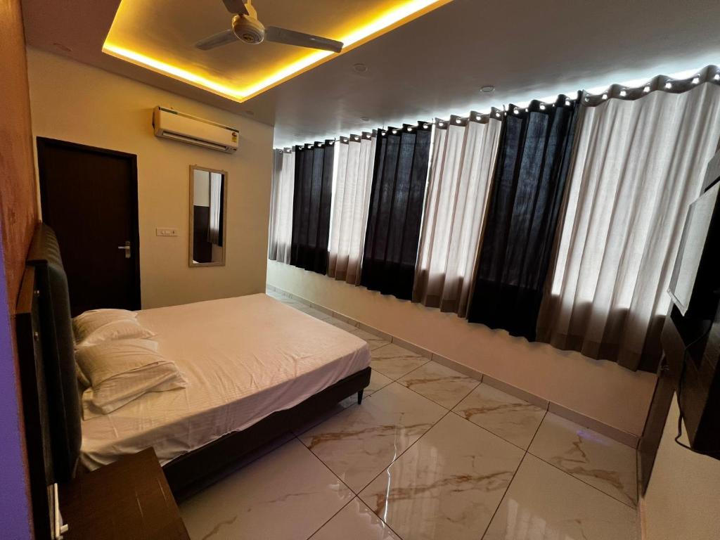 Hotel AJL, Rohtak (updated prices 2025)