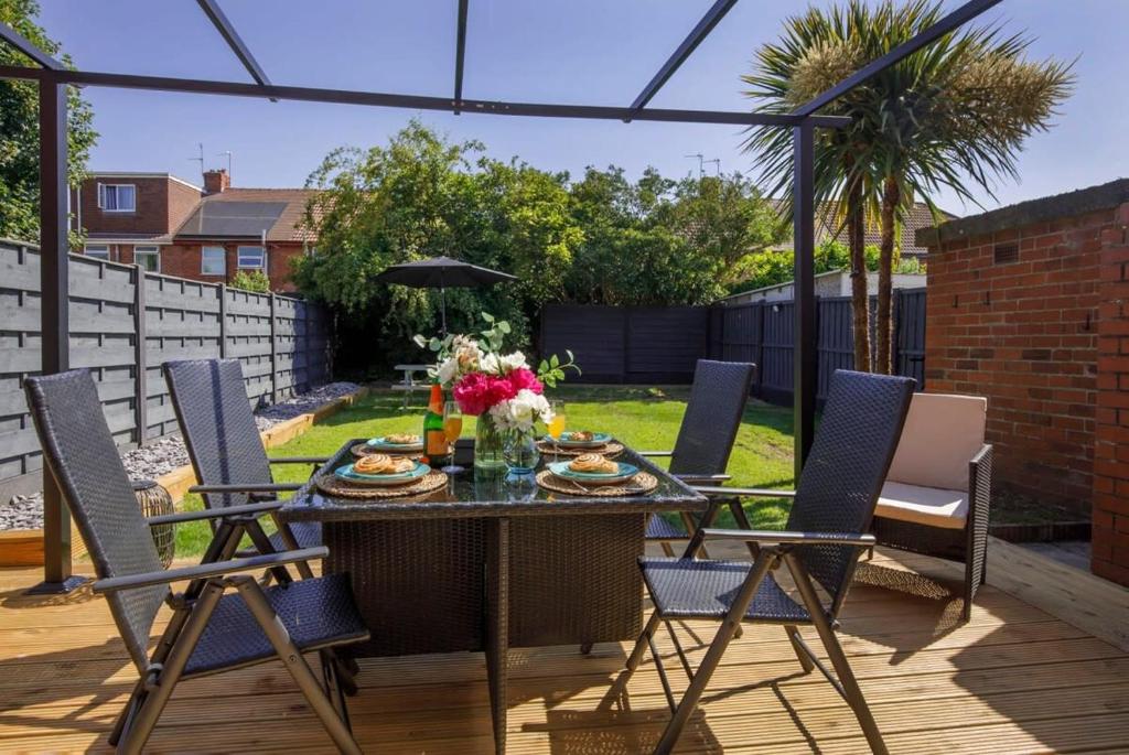 The Dodsworth modern 4 bedroom house, sleeps 8, York (updated prices 2025)