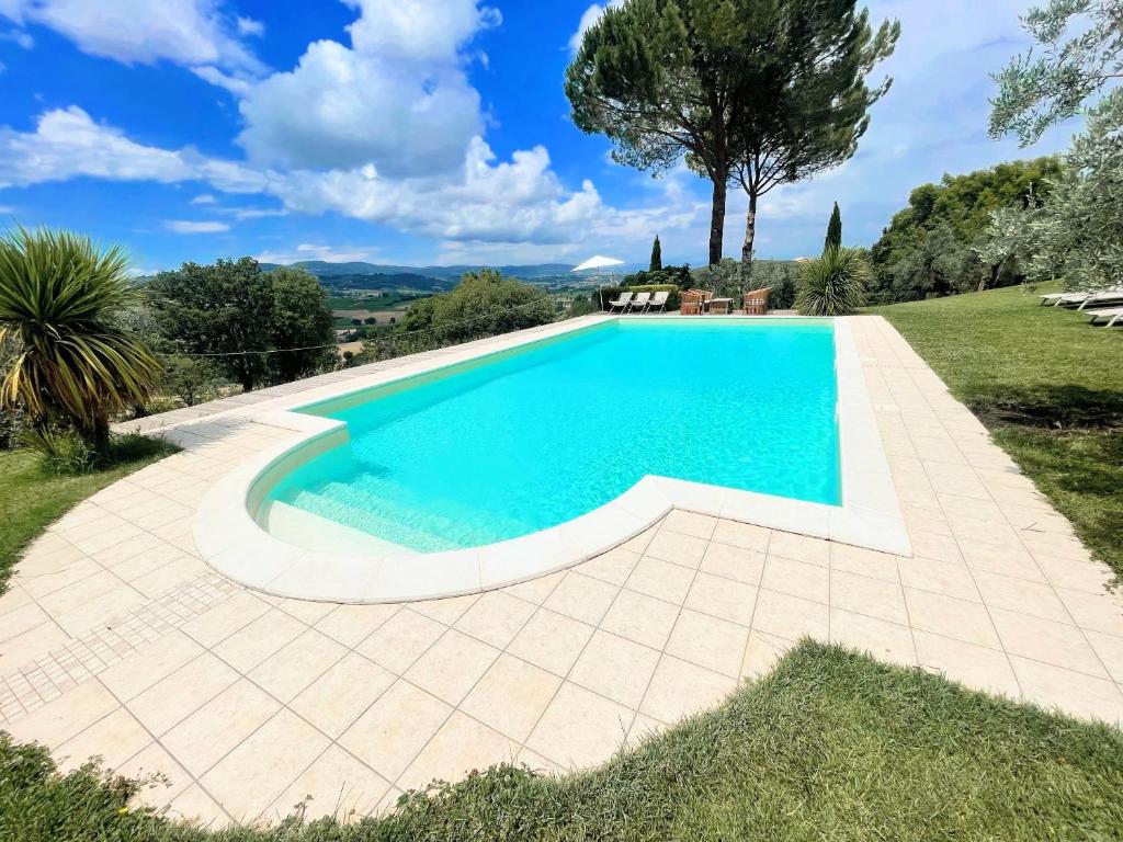 Stylish villa with amazing views and pool near Montefalco and Bevagna ...