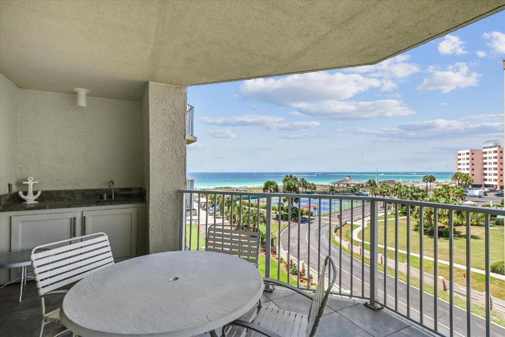 Inlet Reef 315- by Holiday Isle Properties, Destin (updated prices 2025)