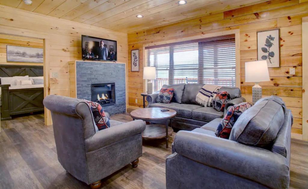 Papa Wolfs Resort, Pigeon Forge (updated prices 2025)