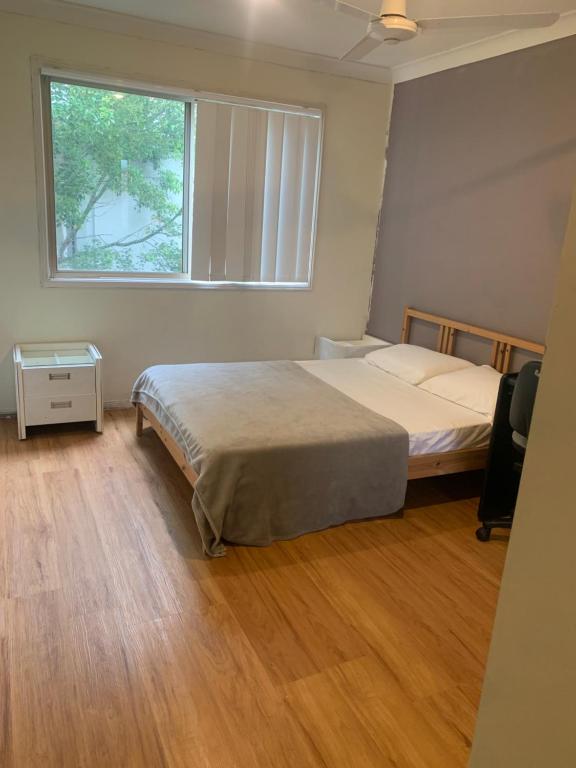 Sky BnB room with own bathroom, Gold Coast (updated prices 2025)