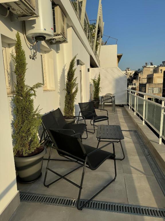 Ikarus, Athens (updated prices 2025)