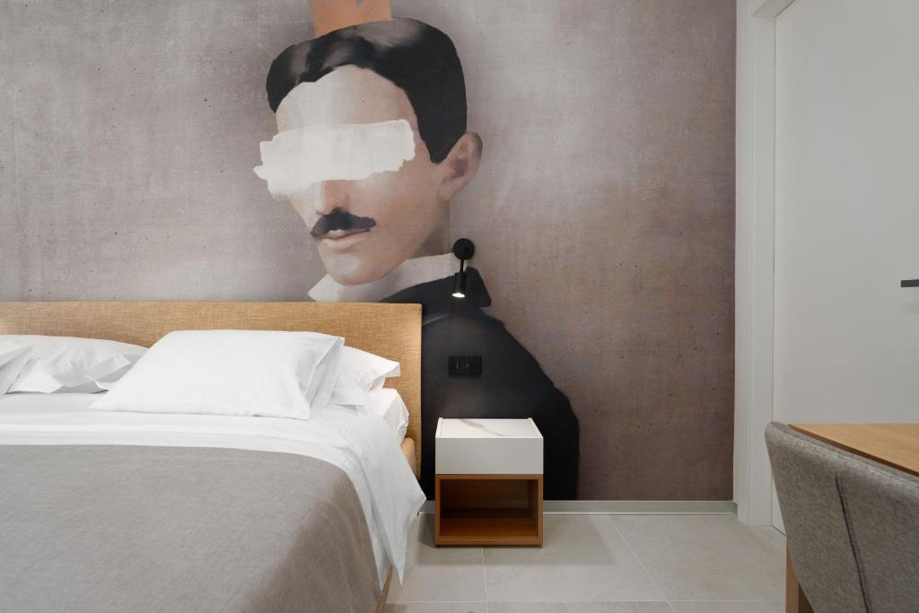 The Q Whisper - new deluxe hideaway with sauna, jacuzzi and a garage ...