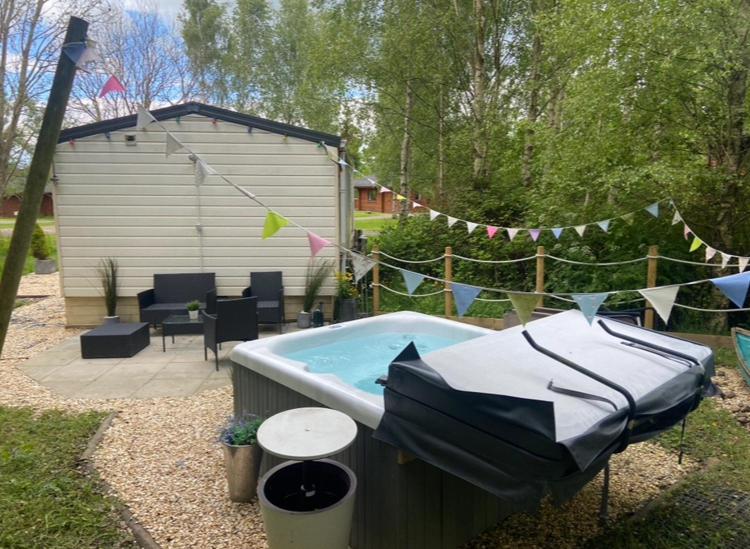 Hunter's Lodge Hot Tub Holiday, Northumberland, Felton (updated prices ...