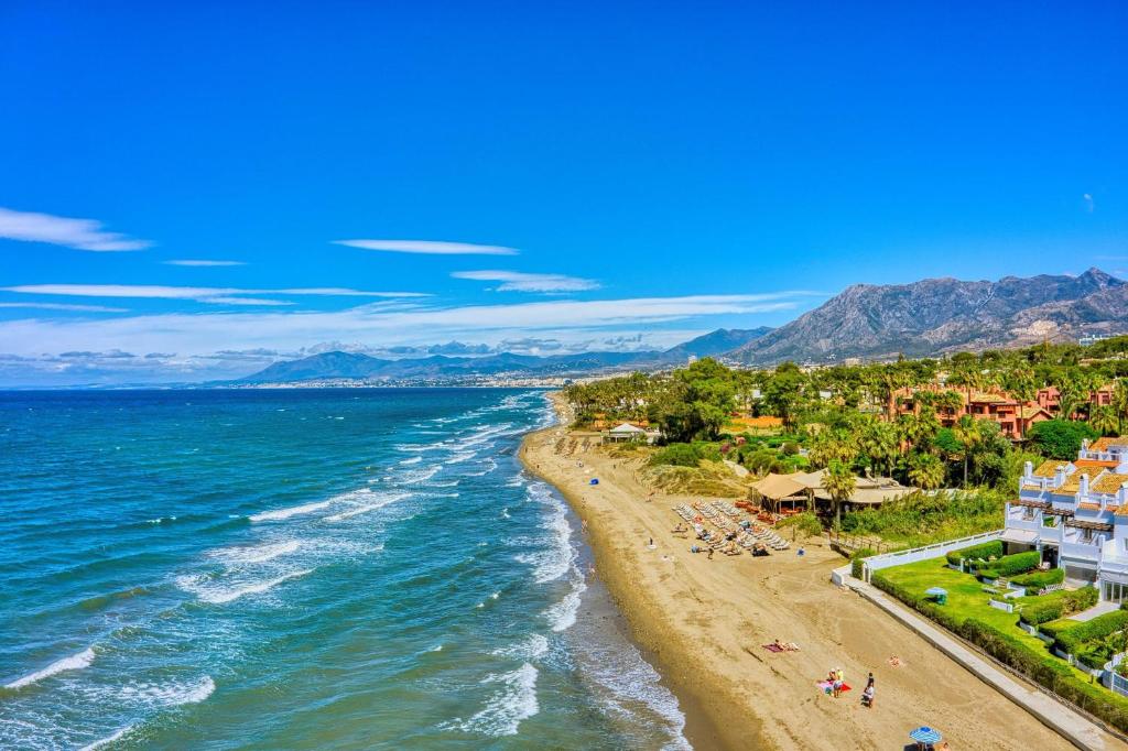 1107 Marbella Beach Front House, Marbella (updated prices 2025)