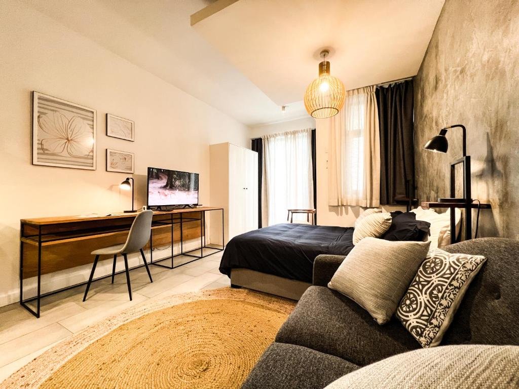 Avya's Studio 117 at Ebene Square, Ebene, Ebene (updated na presyo para ...