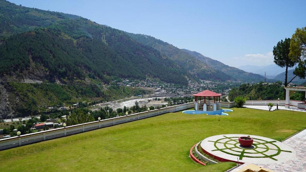 Highland Lodge, Bālākot (updated prices 2025)