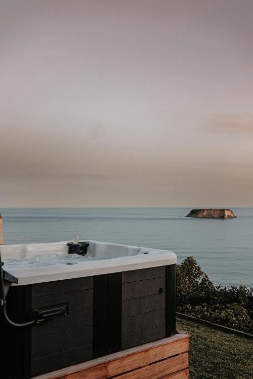 Ocean View Bach, Motunau (updated prices 2026)