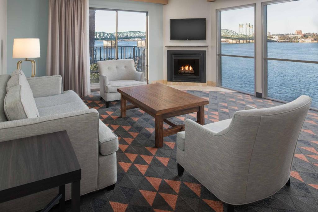 Holiday Inn Portland - Columbia Riverfront by IHG, Portland (updated ...