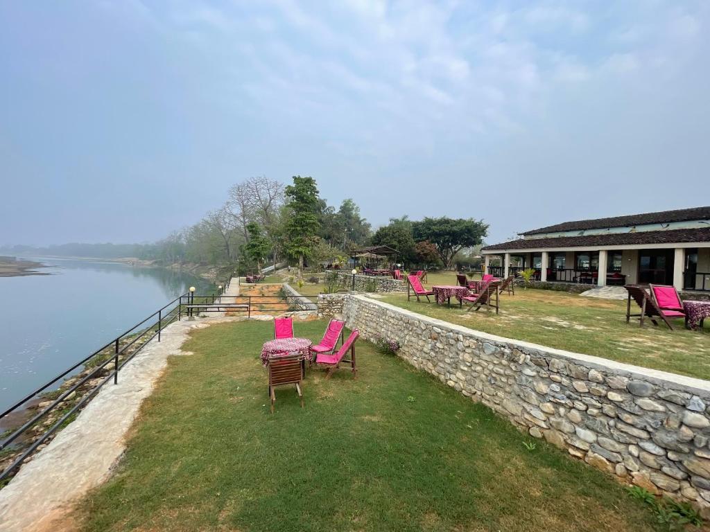 Chitwan Riverside Resort, Sauraha (updated prices 2026)
