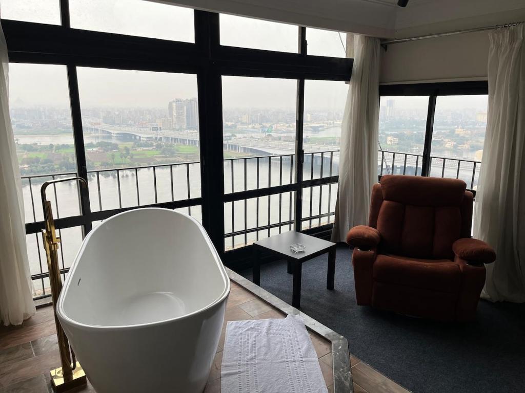 Maadi Nile and pyramids view, Каир (актуальные цены 2025 года)