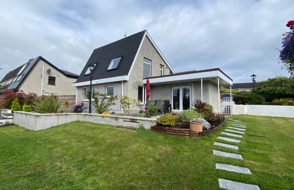 Lough View, Pinewood Hill, Warrenpoint (updated prices 2026)