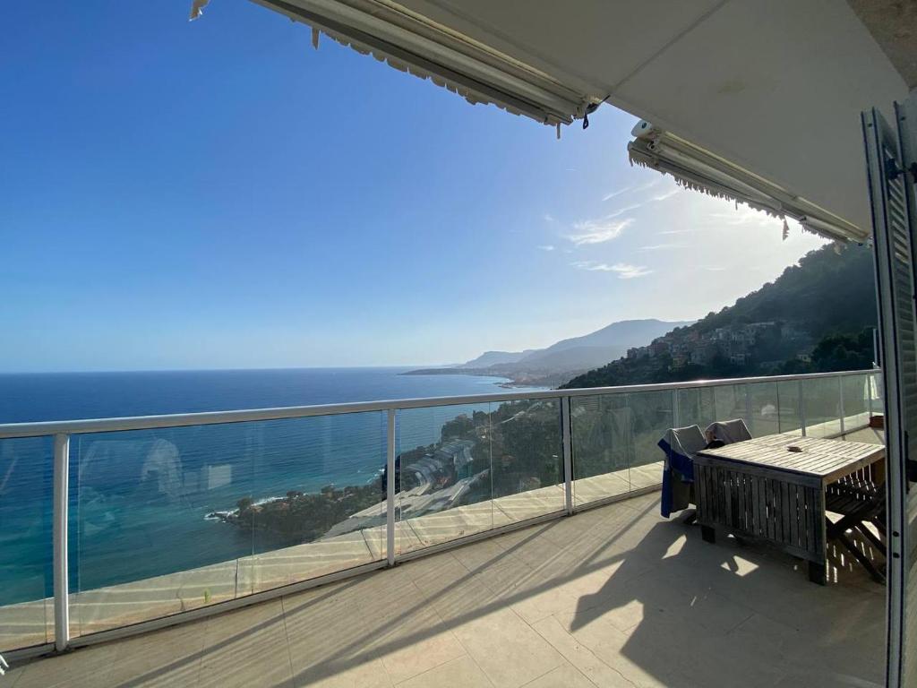 Attico sul mare, Grimaldi (updated prices 2025)