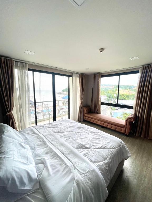 The High One Condominium, Ban Laem Thaen (updated prices 2026)