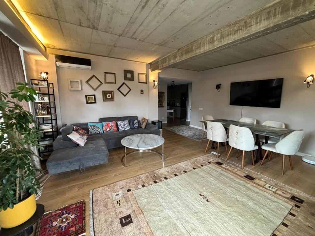 Apartment with garden, Bucharest (updated prices 2025)