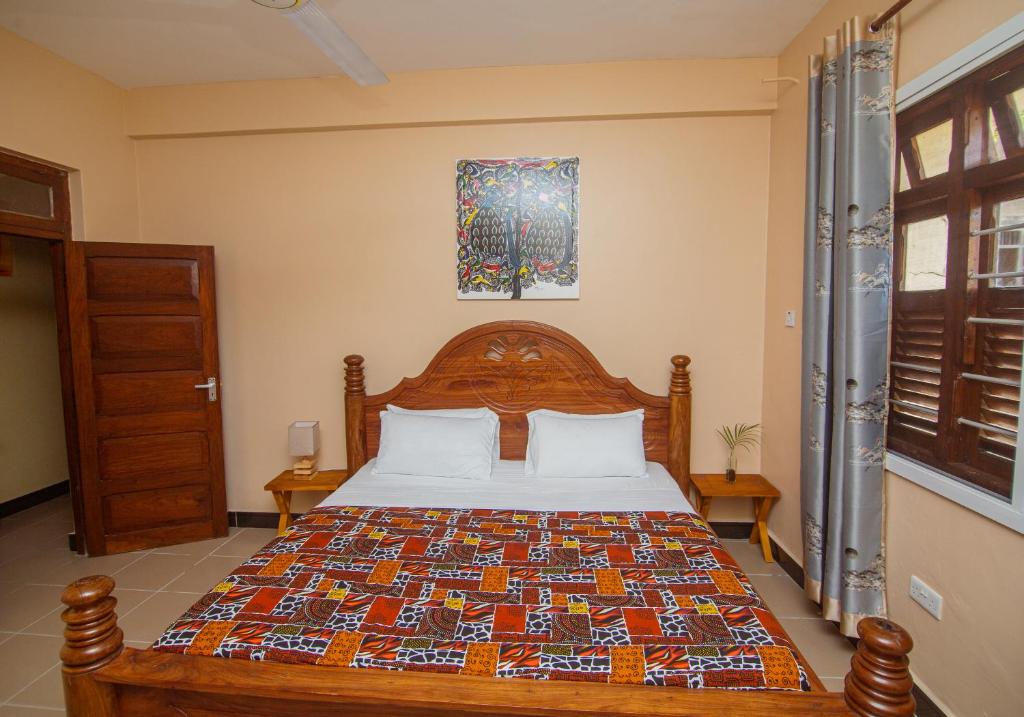 Tinga Tinga - King Bed Room, Ngambo (updated prices 2026)