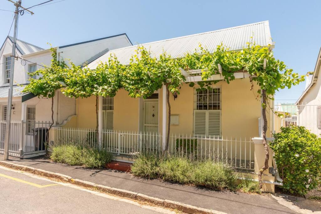 Charming Rosebank Cottage, Cape Town (updated prices 2025)