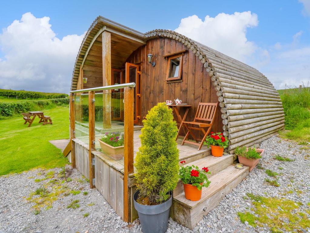 Oak View, Llangadog (updated prices 2025)