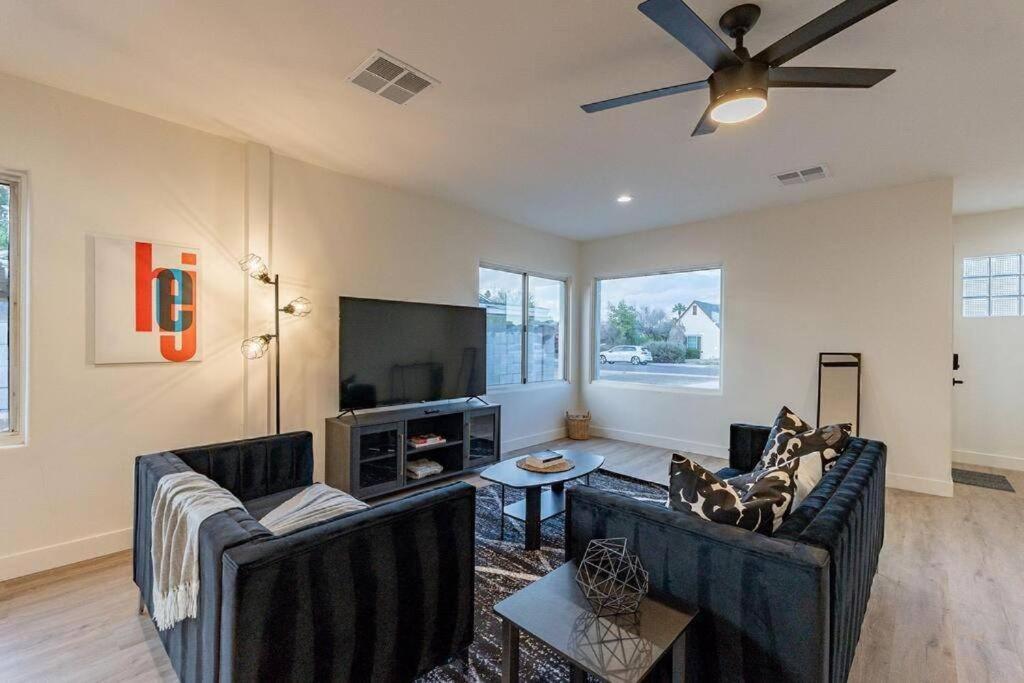 Phoenix Haven - Chic City Living in Tranquility, Phoenix (updated ...