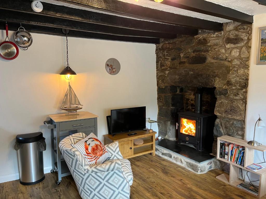 Inglenook Cottage, Coastal Retreat, Llwyngwril (updated prices 2025)